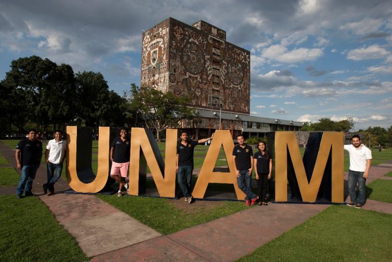 La máxima casa de estudios regresa a las aulas. UNAM anuncia ...